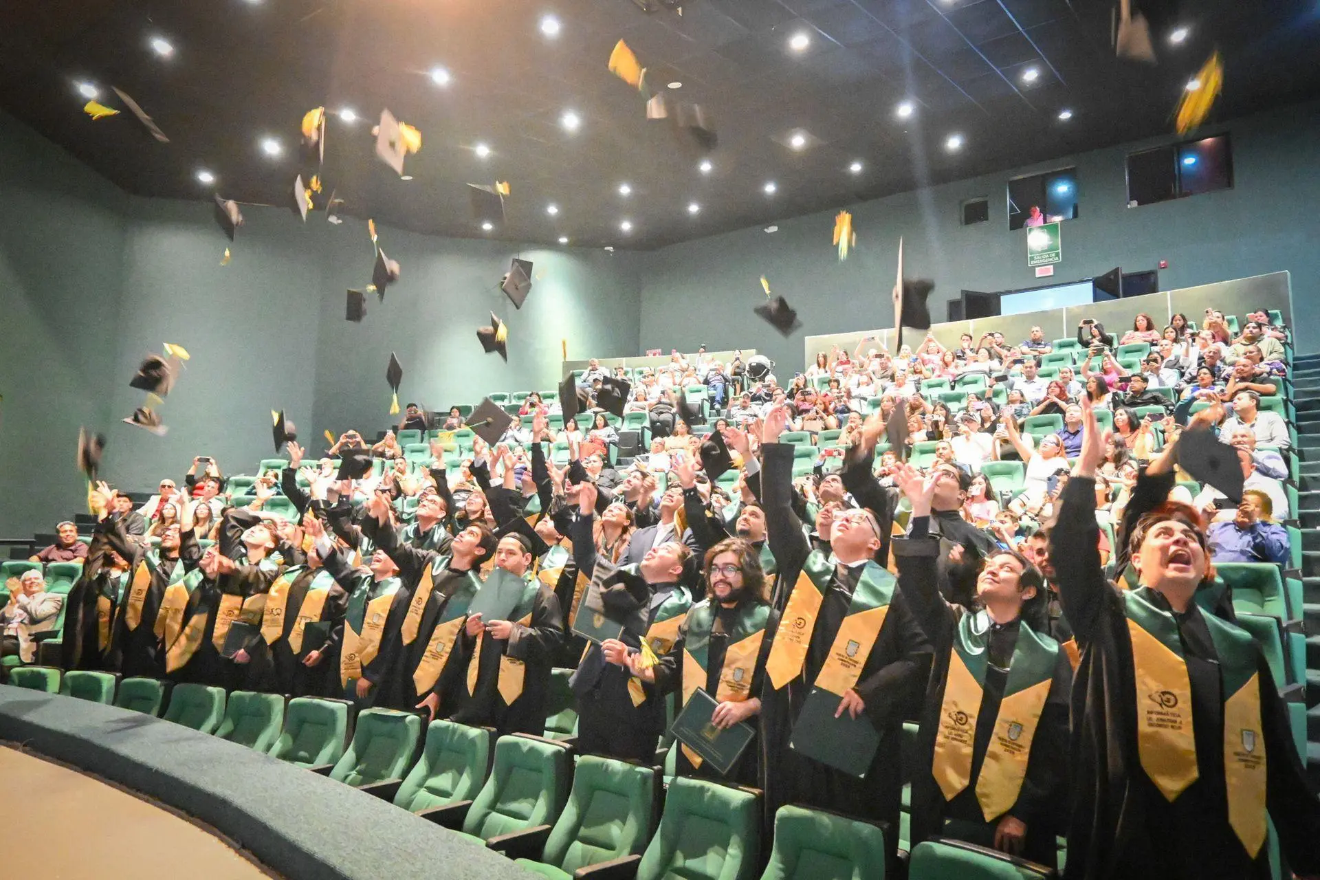 Toma de Protesta de la Generación No. 61 y última de la Licenciatura en ...